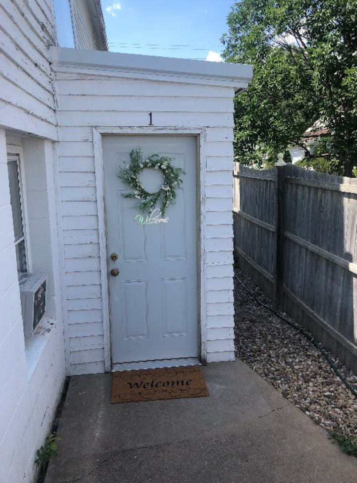 Quaint Downtown Home Away From Home - Rapid City, SD