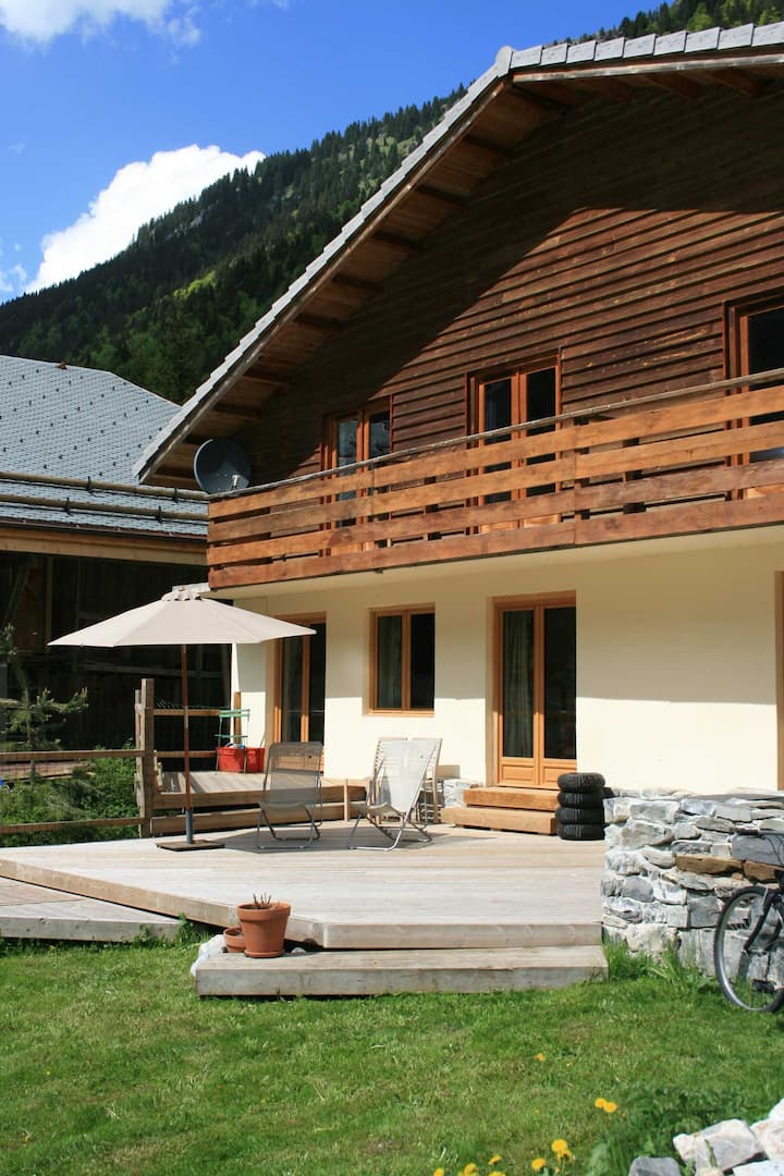 Spacious 7 Bedroom Chalet With Hot Tub. - Morzine