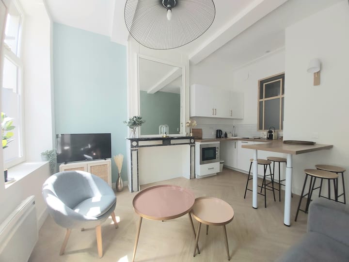 Splendide T2 Au Cœur Du Vieux Lille Rue Voltaire - Lille