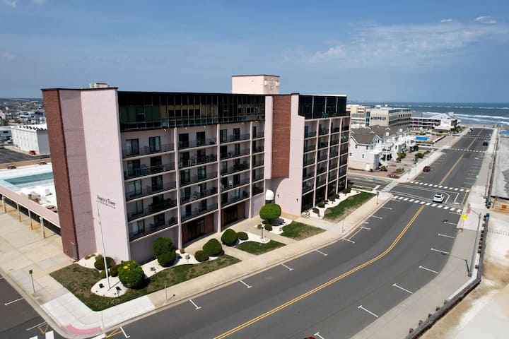 Ocean Front + Pool View,1 Bedroom,sleeps 6,deckbbq - Stone Harbor, NJ