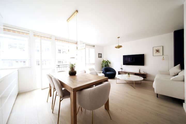 Spacious & Renovated 2bd In Trendy Batignolles 17e - Paris