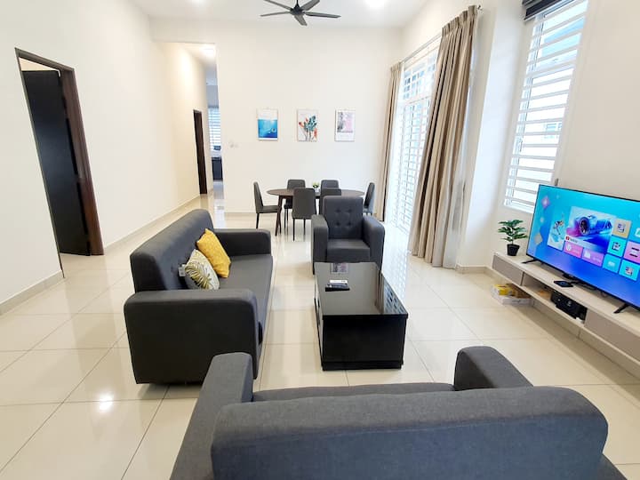 Cheerful 4-bed Room Bungalow 10pax@alma Near Jusco - Penang