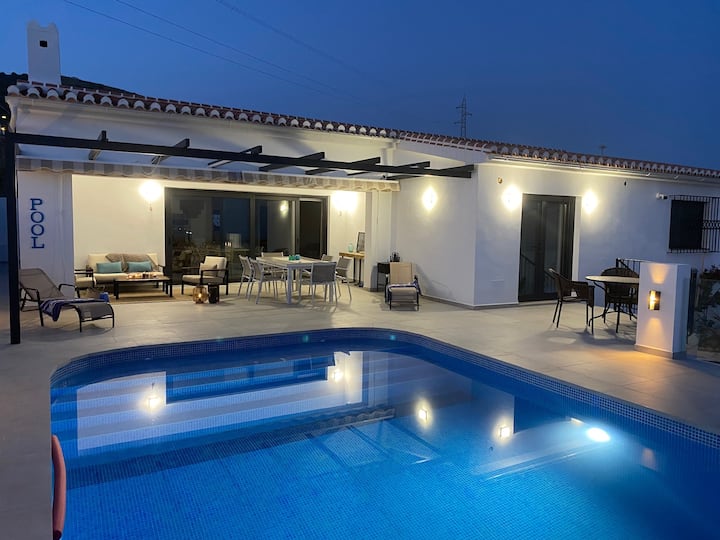 Sehr Schöne Villa Mit Meerblick - Spanien