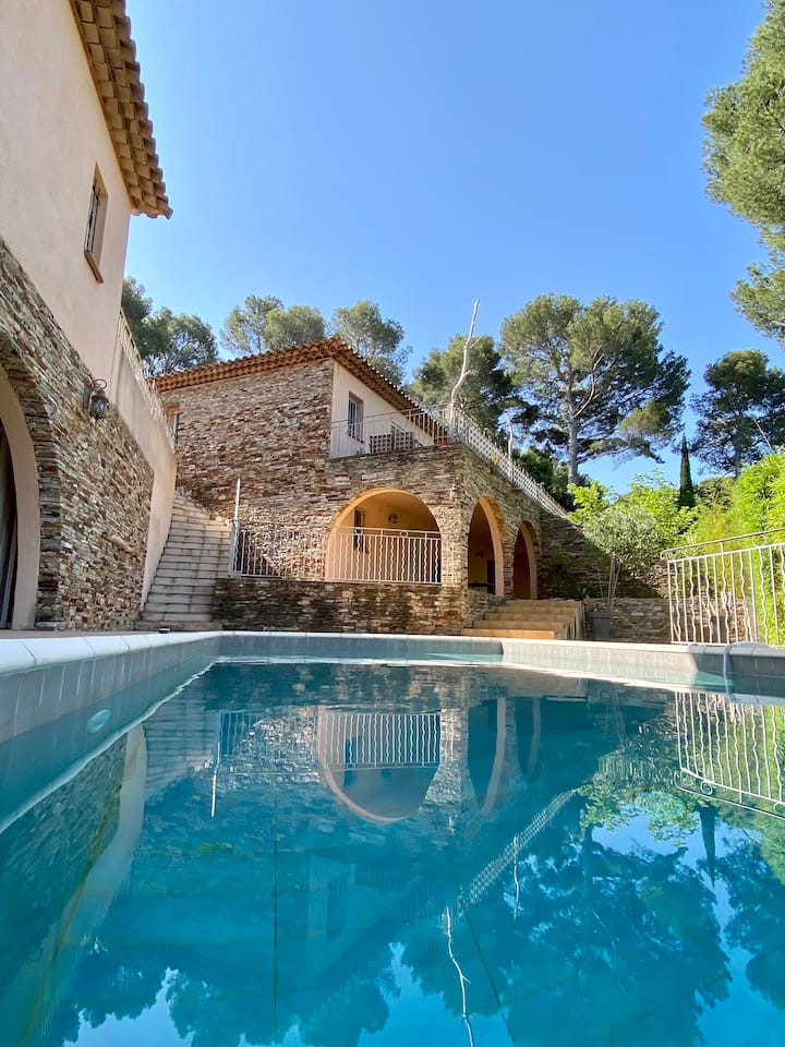 Jolie Villa Dans Le Domaine Privée Du Cap Bénat - Île du Levant