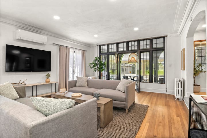 5 Bed Palmer Golf Course Home | Palmer Manor - Detroit, MI