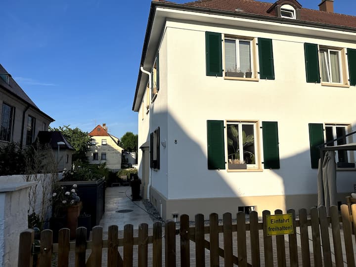 Altes Stadthaus Mit Garten Und Gewölbekeller - Stuttgart