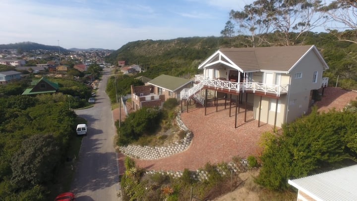 Gorgeous 3 Bedroom Home With Spectacular Views - Sedgefield