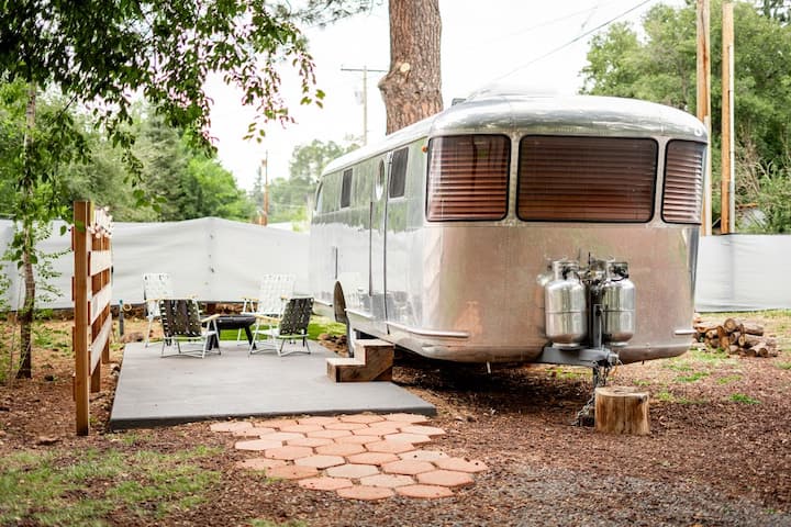 Retro Spartan Airstream W/ Private Fire Pit! - Pinetop-Lakeside