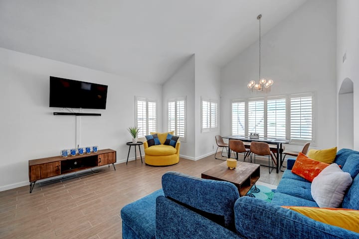 **Family Friendly Resort Style Retreat W/pool!!** - Las Vegas