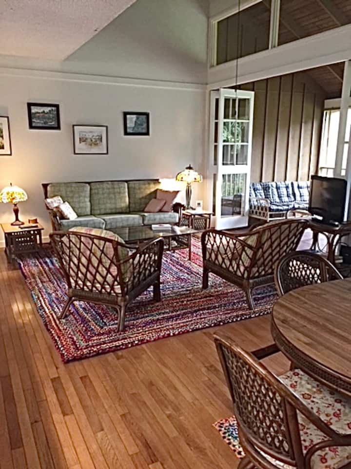 Spacious One Bedroom Paniolo Hale Condo - Maunaloa, HI