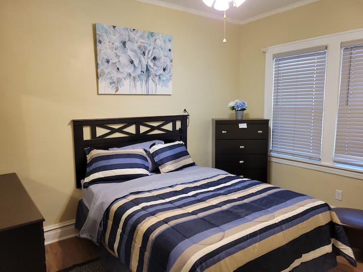 Private Room @Left -Near Gary Hospital & Highways - Hobart, IN