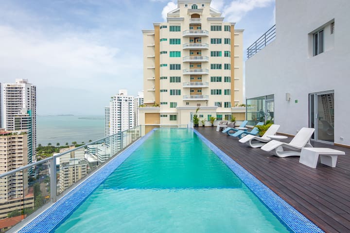 Luxury 1 Bedroom Apt Free Parking & Balcony - Panama City