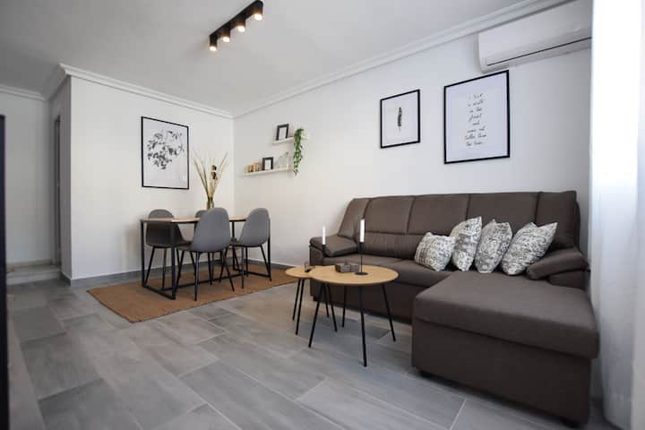 ÚTulný řAdový Dům S Terasou Nedaleko Pláže La Mata - Torrevieja