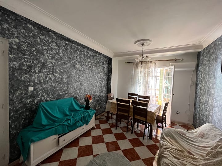 F5,équipe, Parking, Près De Tt, Uniquement Famille - Oran