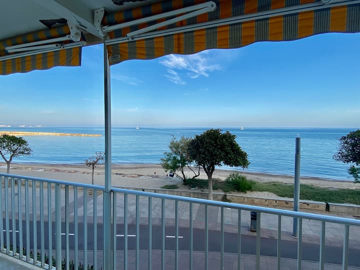 Beautiful Beach Apartment With Sea Views - Cambrils