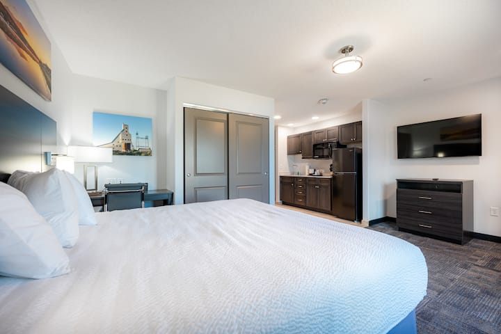 King Executive Room - Houghton, MI