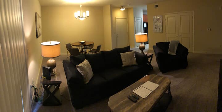 Spacious 2br 2ba Apt Home In Heart Of Greenville - Greenville, SC