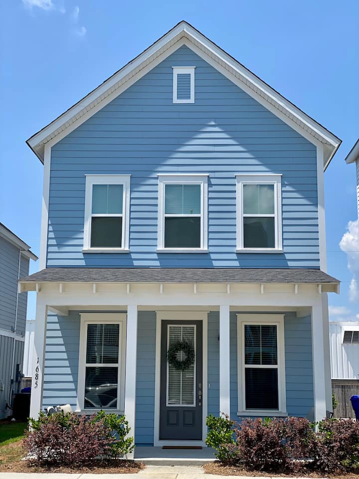 Gilly's Gorgeous 3-bedroom House - North Charleston, SC