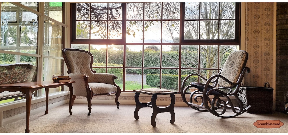 Historical Bramblewood Homestead Family Living - Holiday homes for Rent ...