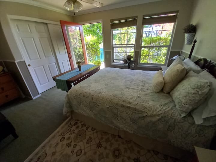 Quiet, 3 Bdrm, 1 Bath, Patio & Pool, Tesla Charge. - Auburn, CA
