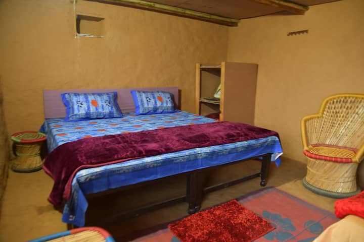 Garhwali Ghar, A Rural Farmstay - 다널티