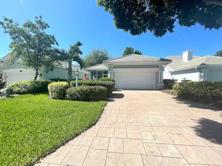 House In Private Gated Venice Golf Country Club - Venice, FL