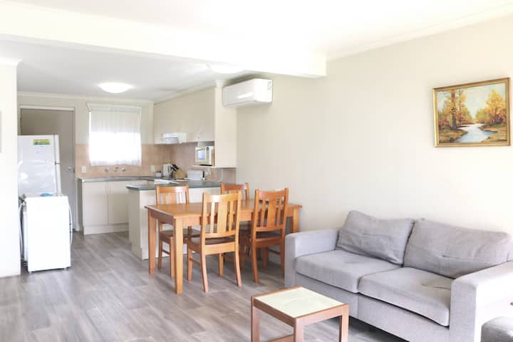 Admirals Lodge Unit 5 -Pet Friendly On Fishpen - Merimbula