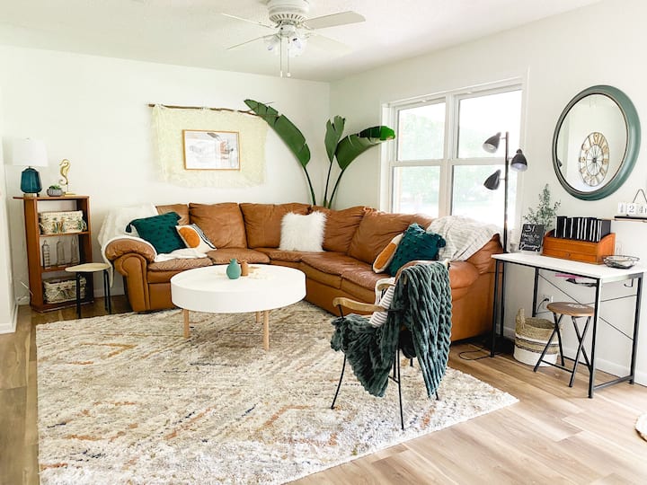 Family Beach Retreat! Game Rm, Big Porch, Sleep 11 - Pensacola Beach, FL