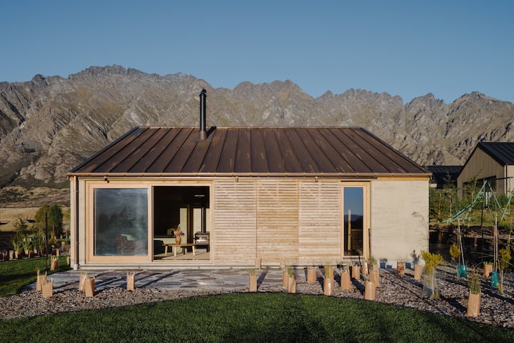 Jacks Point Earth House, Mountain View & Fireplace - Lake Hayes