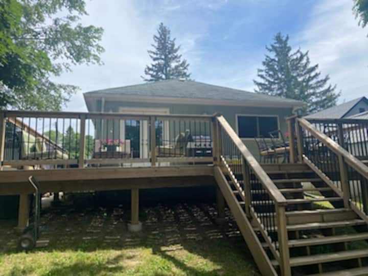 Cozy Delightful Barrie Home - Barrie