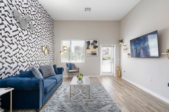 Spacious Luxe Condo In Scottsdale - Musical Instrument Museum