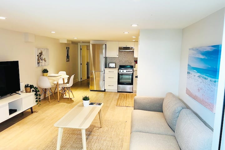 Modern Kitsilano 1 Bedroom Guest Suite - Canada