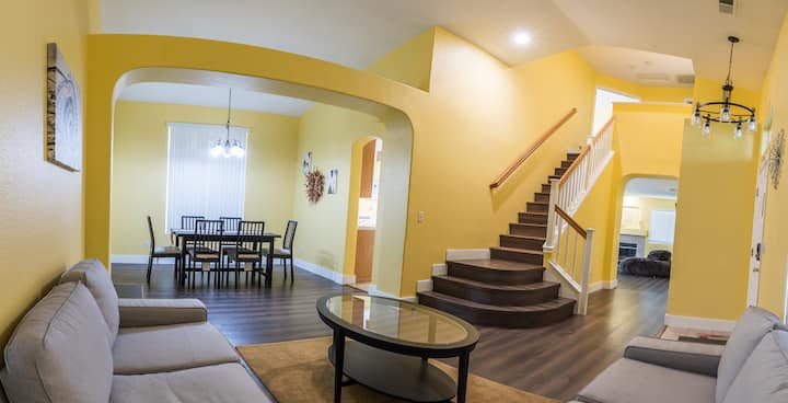 Ultimate 4br Family Getaway In The Heart Of Folsom - Folsom, CA