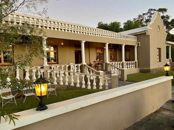 Grand Hotel. Come & Experience Karoo Hospitality. - Laingsburg