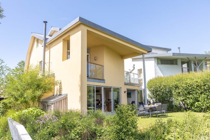 Tawny House - Cw6 - Lakeside Spa Property - South Cerney