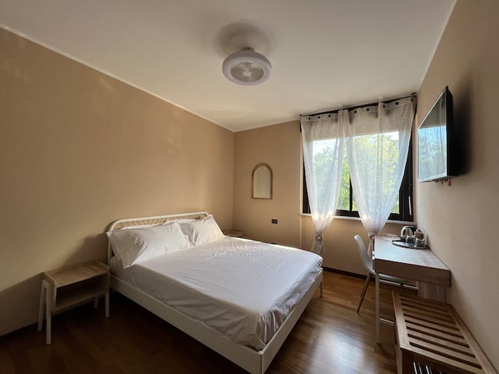 Camera Doppia Con Bagno Privato E Terrazzino - La Spezia