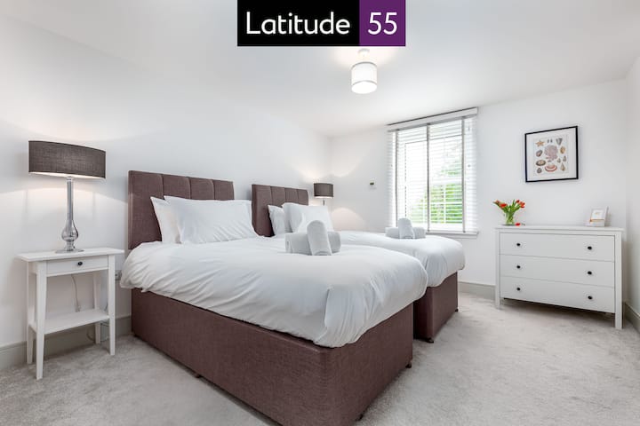 Contemporary Apartment & Parking- Central Location - Saint Andrews