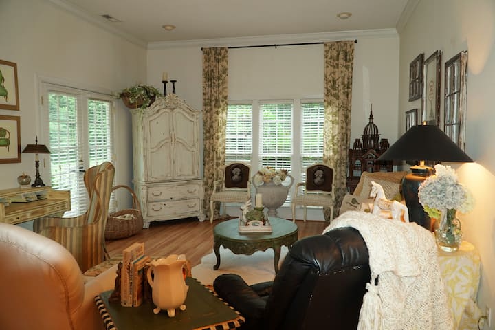 Charming 1 Bed-room Cottage For A Relaxing Getaway - Statesville, NC