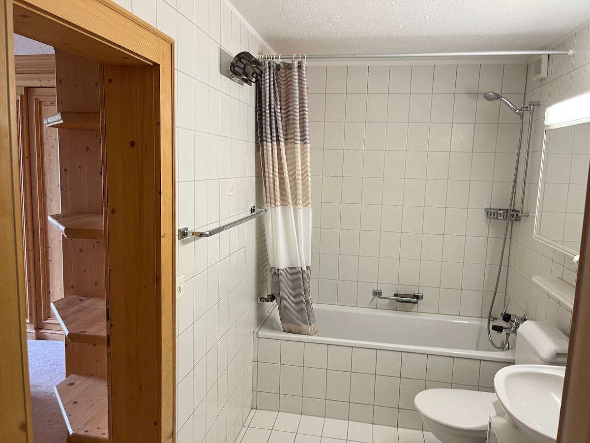 Nice room in shared apartment - Flats for Rent in Davos Platz ...