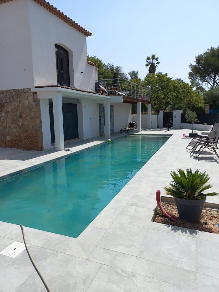 Appartement Au Calme Avec Piscine  Et Terrasse. - Le Pradet