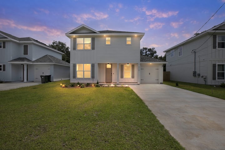 New! 5 Minutes To Beach! Clean, Modern & Spacious - Perdido Key, FL