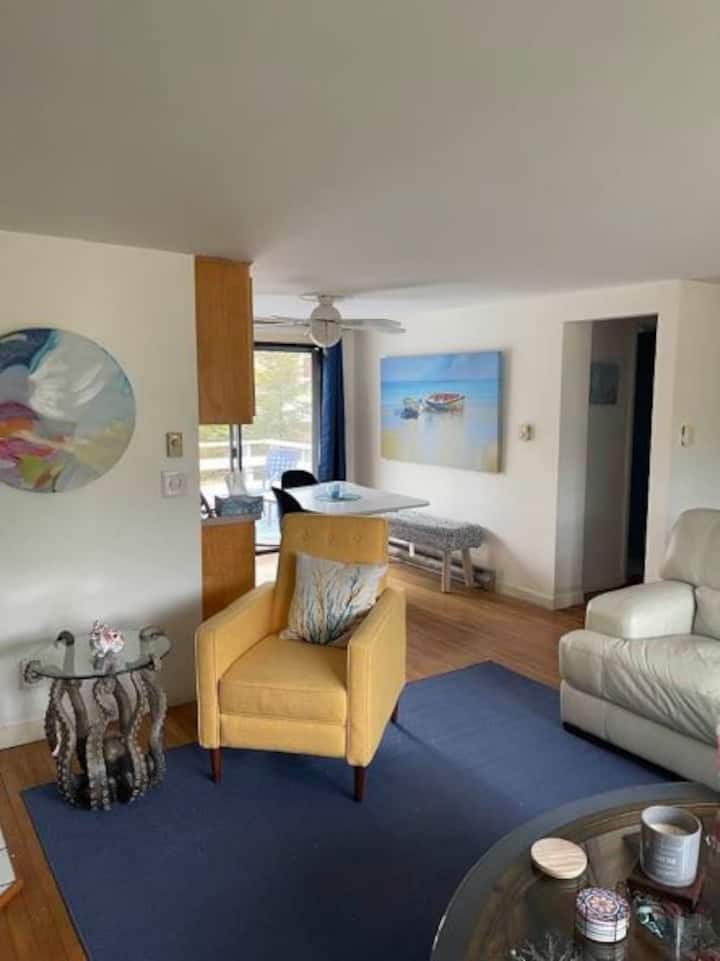 Cheerful, 3 Bedroom Ranch Close To The Beach. - Charlestown, RI