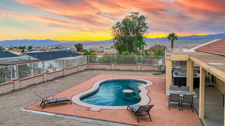 "Lake Lounge" Pool Home 5 Mins From Lake Mohave - Bullhead City, AZ