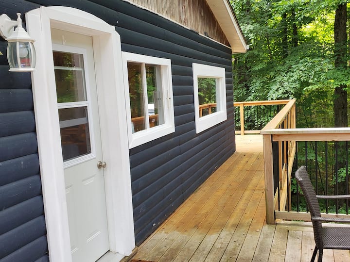 Hideaway 4 Season Cottage Tiny - Midland