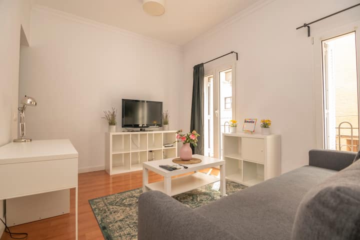 Piso Espacioso Con 2 Baños Completos, - Chamartín