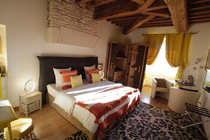 Côté-serein - La Dauphine - Chambre Avec Balcon - Noyers