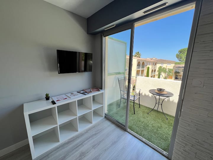 Lovely 1 Bedroom Apt  W/ Pool&tennis In St-tropez - Gassin