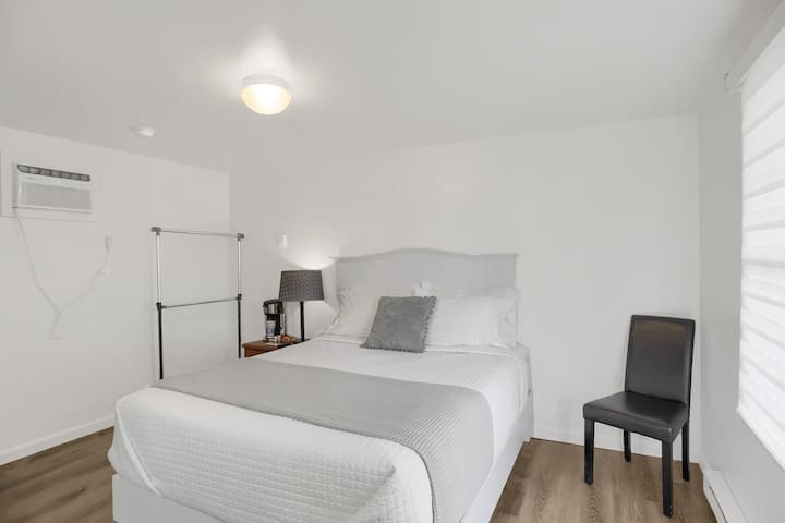 Pet Friendly Queen Bed Room 102 At Halifax Inn - 哈利法克斯
