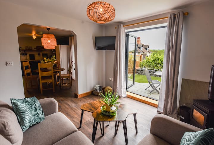 Cosy 2-bedroom Cottage In Picturesque Countryside - Frensham Great Pond