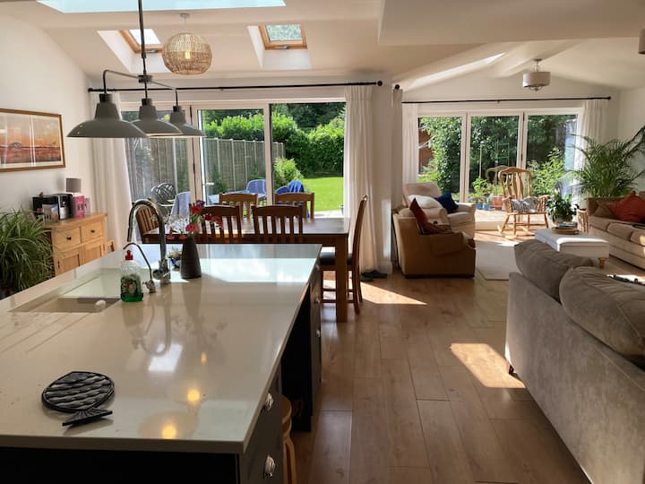 Beautiful House With 2 Large Double Bedrooms - Sutton Coldfield
